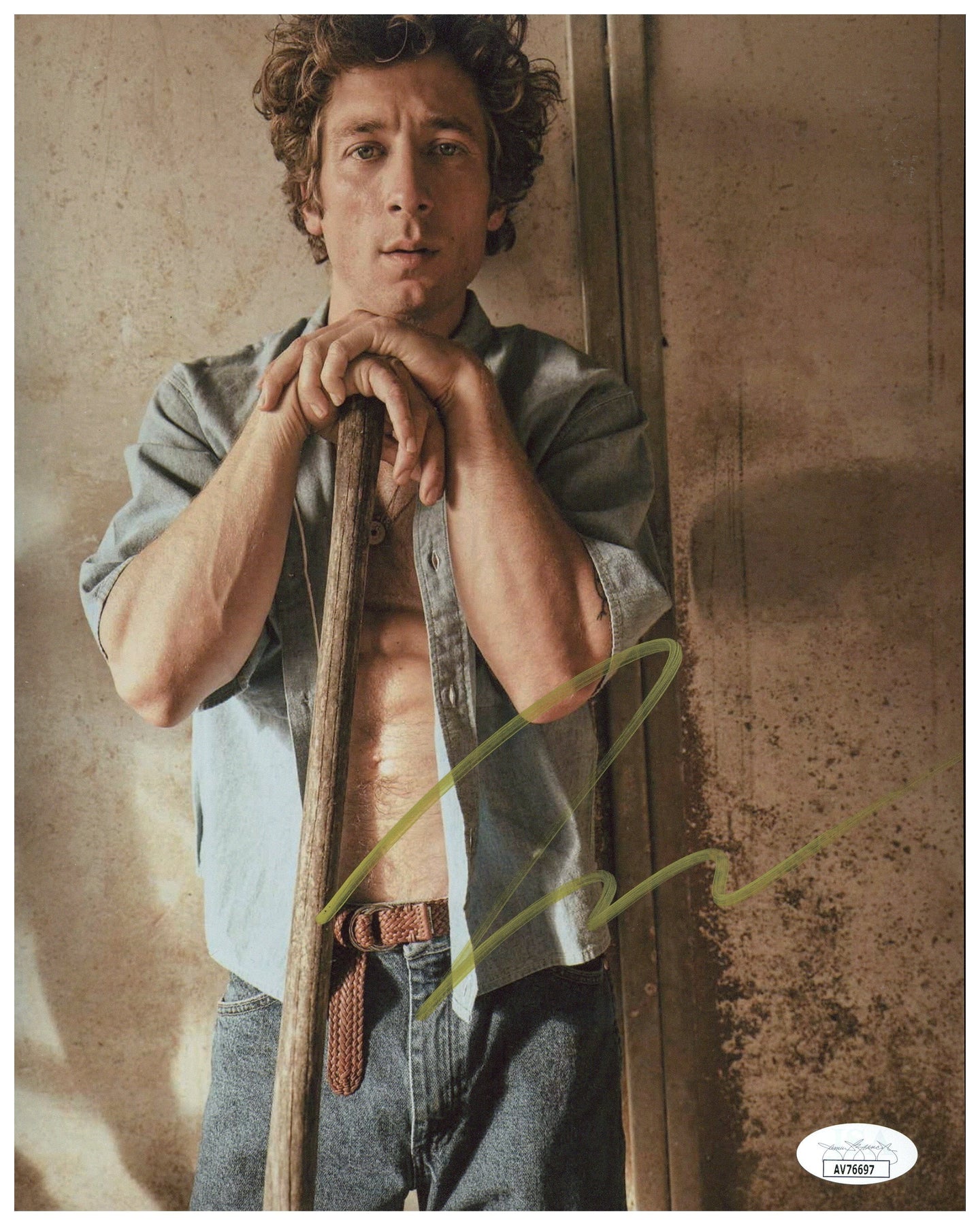 Jeremy Allen White Signed 8x10 Photo The Bear Autographed JSA COA #3 ...